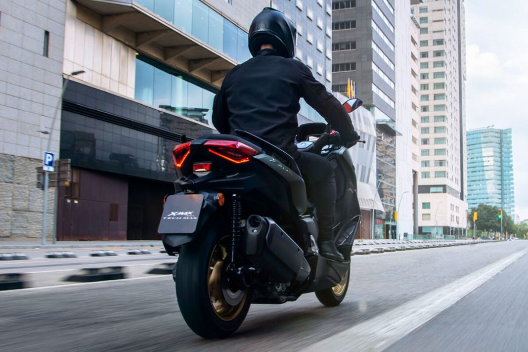 2023 Yamaha XMAX Launched - Gets The Tech Max Trim, TFT Display - BikesRepublic.com