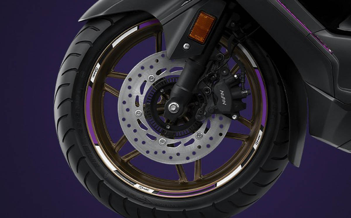 Honda Forza 350 Dark Gravity Special Edition Lancar Di Thailand - BikesRepublic.com