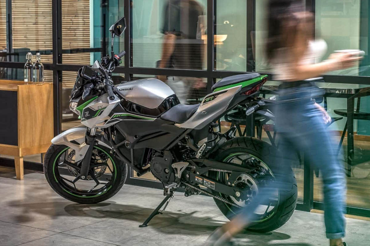 kawasaki-ninja-e-1-z-e-1-2024-32 - BikesRepublic.com